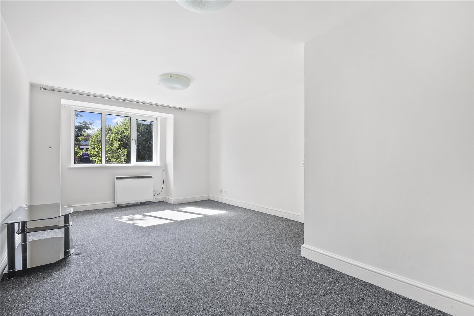 1 Bed, 1 Bath Property For Sale in Station Parade, NW2